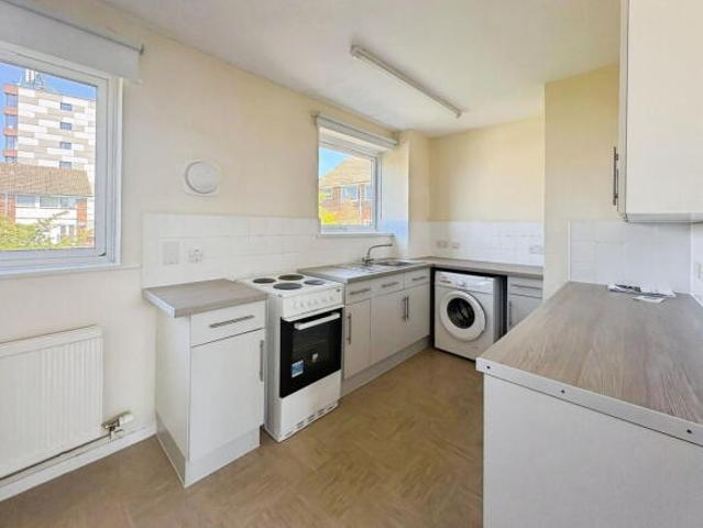 2 bedroom maisonette for sale in Goldsel Road, Swanley, BR8 8EZ, BR8