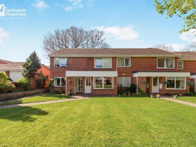 2 bedroom maisonette for sale in Grangewood Court, Woodshires Road, Solihull, West Midlands, B92
