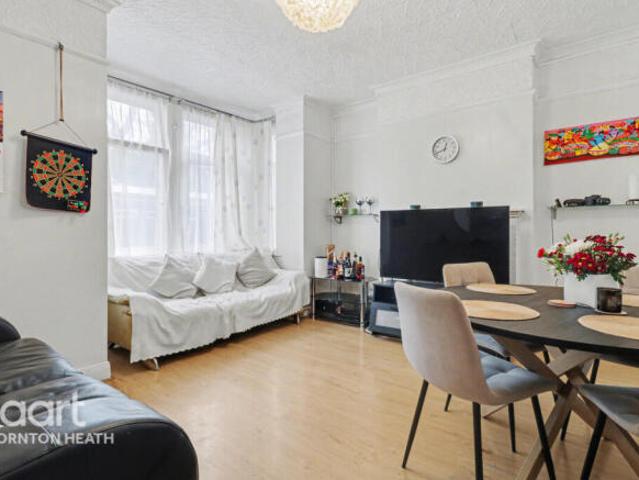 2 bedroom maisonette for sale in Grange Road, London, SE25