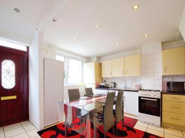2 Bedroom Maisonette For Sale In Grengall Grove, London