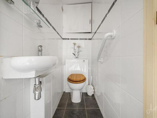 2 bedroom maisonette for sale in Gullivers Close, West Cross, Swansea, SA3