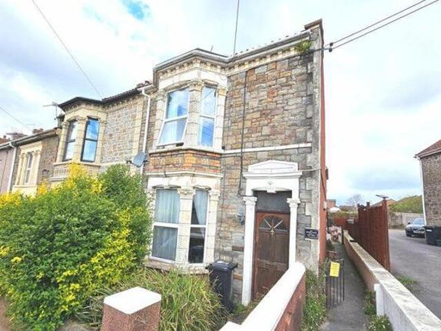 2 Bedroom Maisonette For Sale In Hanham