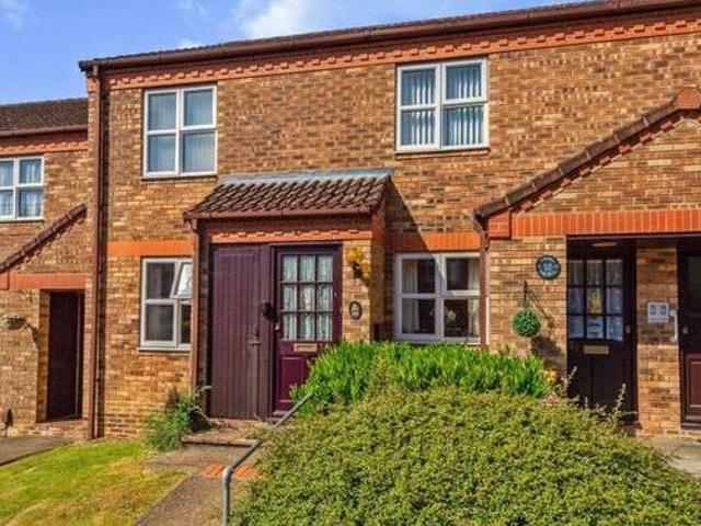 2 bedroom maisonette for sale in Harvest Court St Albans AL4