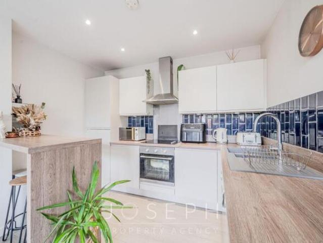 2 bedroom maisonette for sale in Hawthorn Drive, Ravens Place, IP2