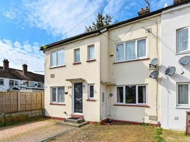 2 Bedroom Maisonette For Sale In Hayes, London