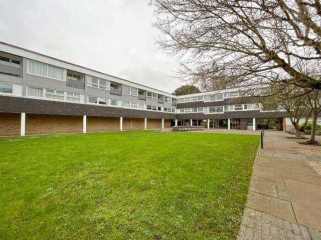 2 bedroom maisonette for sale in Highsett, Cambridge, CB2