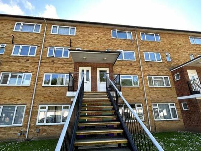 2 Bedroom Maisonette For Sale In Hitchin