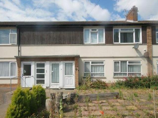 2 Bedroom Maisonette For Sale In Holland on sea
