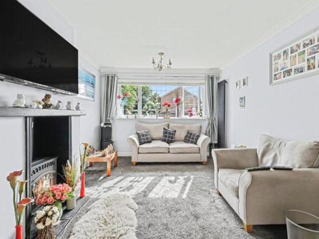 2 bedroom maisonette for sale in Ilex Close, Hardingstone, Northampton, NN4