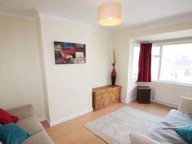 2 bedroom maisonette for sale in Kenilworth Road Ashford TW15