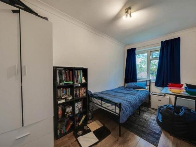 2 bedroom maisonette for sale in Keats House, Bexley Lane, Crayford, DA1