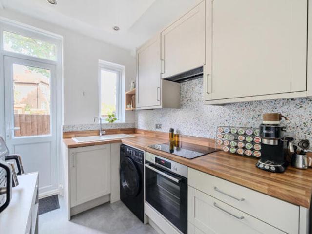 2 bedroom maisonette for sale in Kirkdale, Sydenham, London, SE26