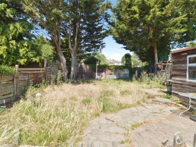2 bedroom maisonette for sale in Ladbrooke Crescent, Sidcup, DA14
