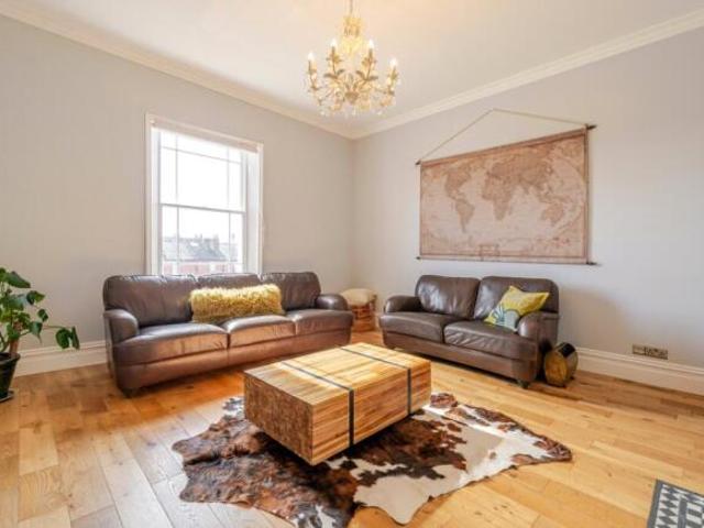 2 bedroom maisonette for sale in Leam Terrace, Leamington Spa, Warwickshire, CV31