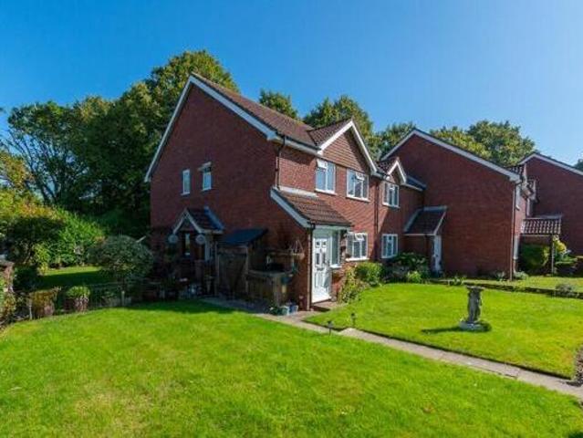2 Bedroom Maisonette For Sale In Lightwater, Surrey