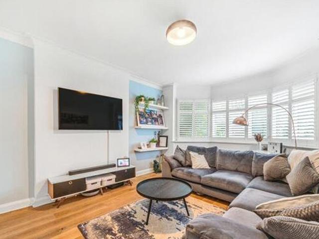 2 Bedroom Maisonette For Sale In London
