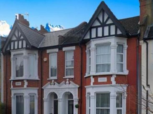 2 Bedroom Maisonette For Sale In London