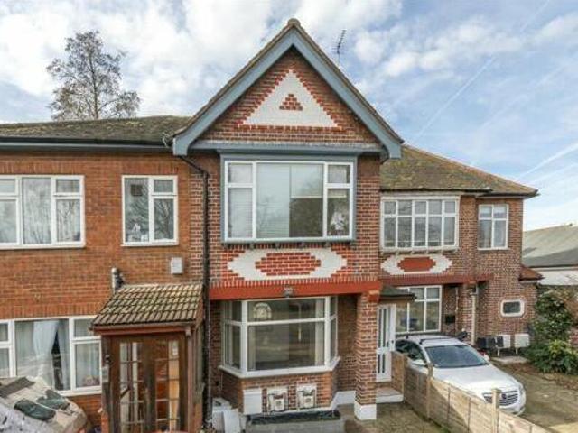 2 Bedroom Maisonette For Sale In London