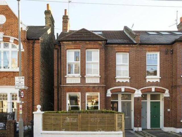 2 Bedroom Maisonette For Sale In London