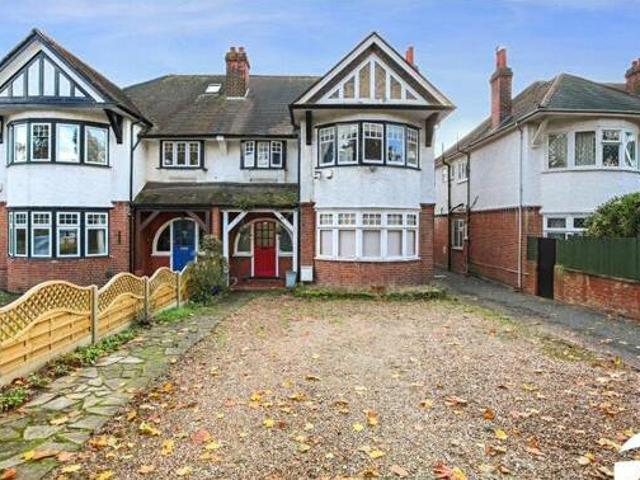 2 Bedroom Maisonette For Sale In London