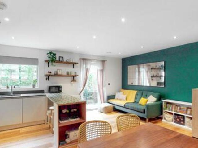 2 Bedroom Maisonette For Sale In London