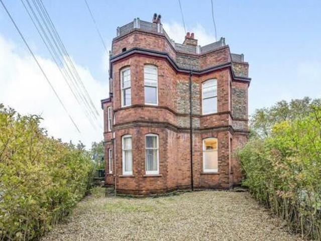 2 Bedroom Maisonette For Sale In London