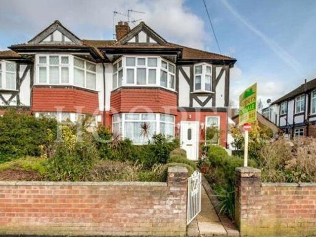 2 Bedroom Maisonette For Sale In London