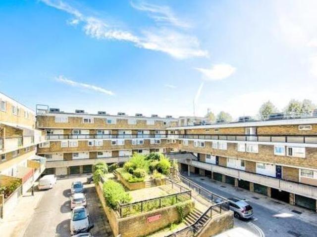 2 Bedroom Maisonette For Sale In London