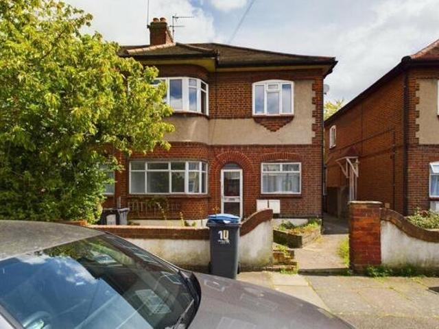 2 Bedroom Maisonette For Sale In London
