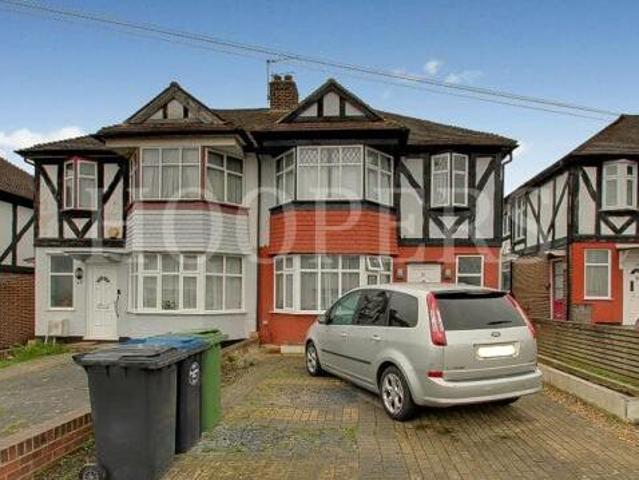 2 Bedroom Maisonette For Sale In London