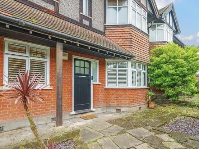 2 Bedroom Maisonette For Sale In London