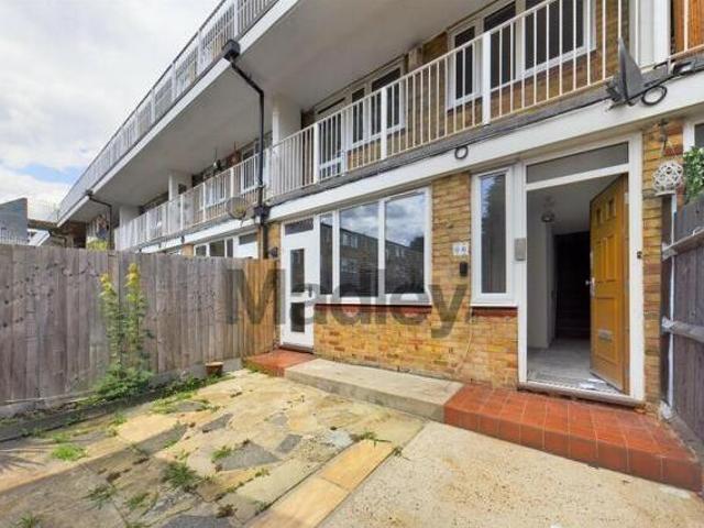 2 Bedroom Maisonette For Sale In London
