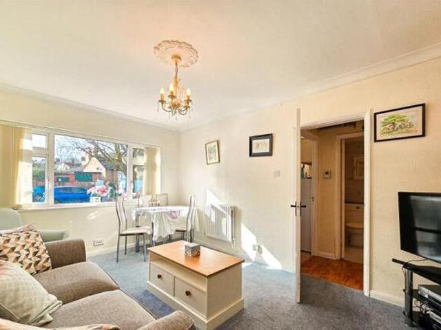 2 Bedroom Maisonette For Sale In London