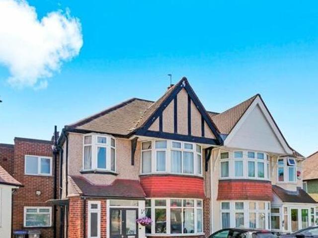 2 Bedroom Maisonette For Sale In London