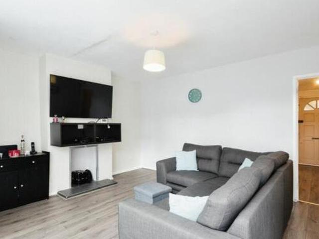 2 Bedroom Maisonette For Sale In London