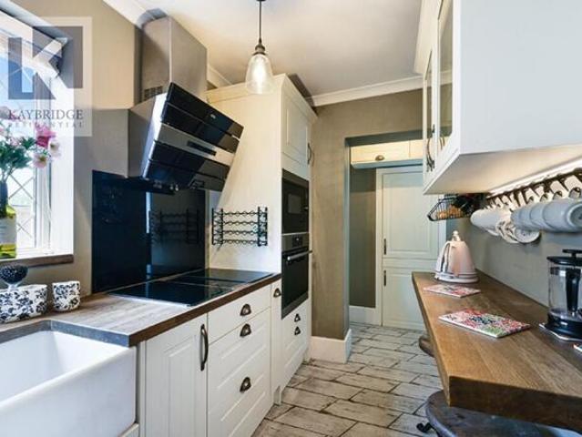 2 bedroom maisonette for sale in London Road, Ewell, KT17