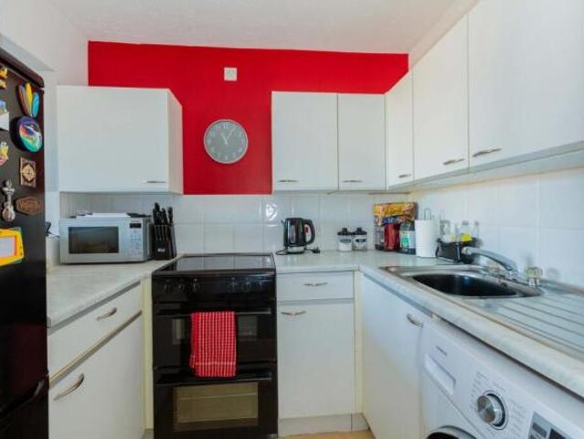 2 bedroom maisonette for sale in Maplin Park, Langley, SL3