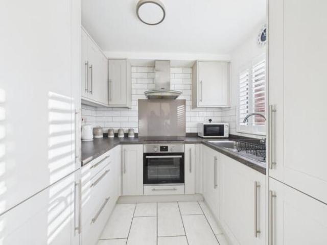 2 bedroom maisonette for sale in Mead Avenue, Langley, Berkshire, SL3
