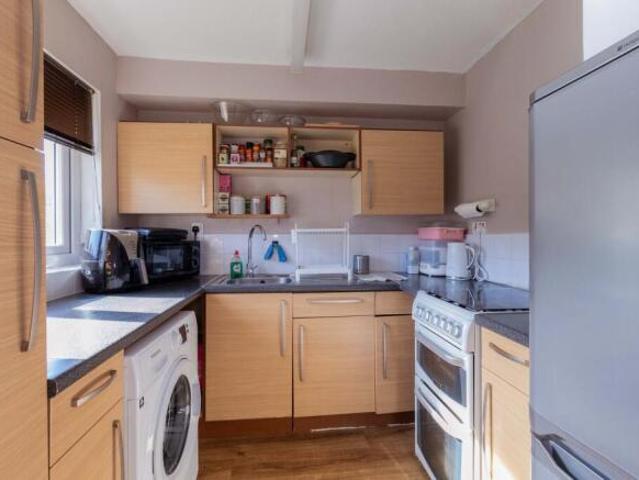 2 bedroom maisonette for sale in Mead Avenue, Langley, SL3