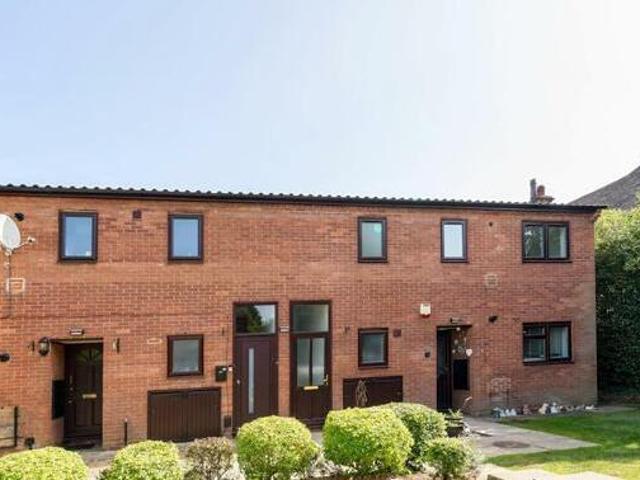 2 Bedroom Maisonette For Sale In Middlesex