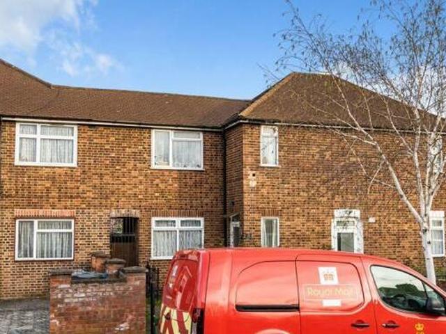 2 Bedroom Maisonette For Sale In Middlesex
