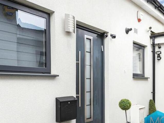 2 Bedroom Maisonette For Sale In Mill Hill, London