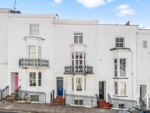 2 bedroom maisonette for sale in Montpelier Street, Brighton, BN1