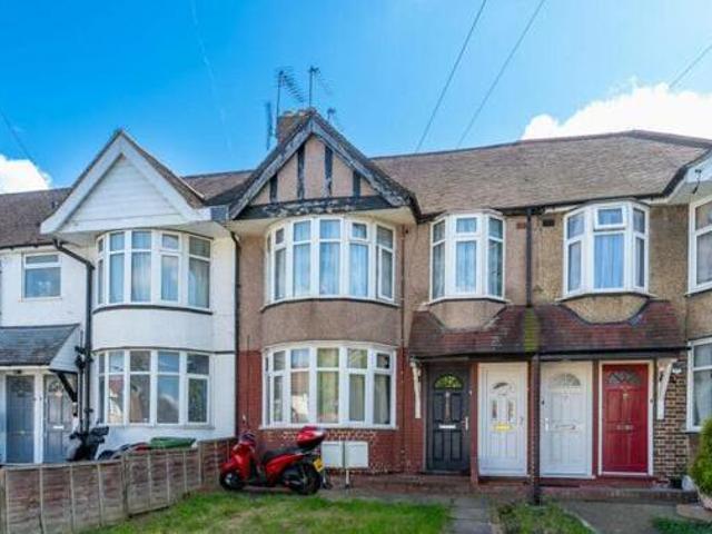 2 Bedroom Maisonette For Sale In Neasden, London