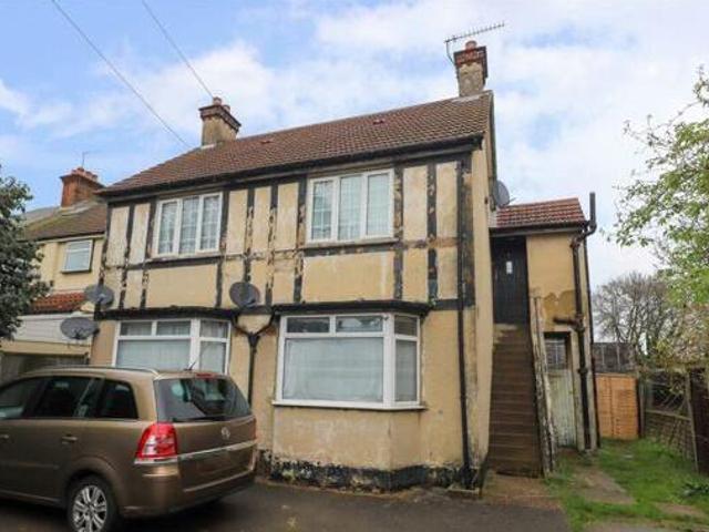 2 Bedroom Maisonette For Sale In North Hayes