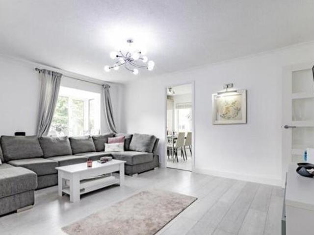 2 Bedroom Maisonette For Sale In Northwood
