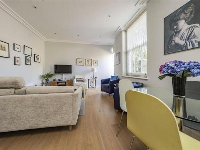 2 bedroom maisonette for sale in Oak Lane, Twickenham, TW1