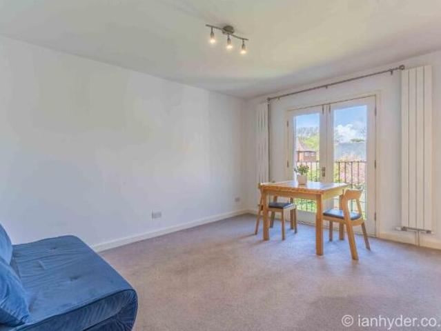 2 bedroom maisonette for sale in Olde Place Mews, The Green, BN2