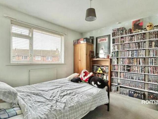 2 bedroom maisonette for sale in Penrith Road, Basingstoke, Hampshire, RG21