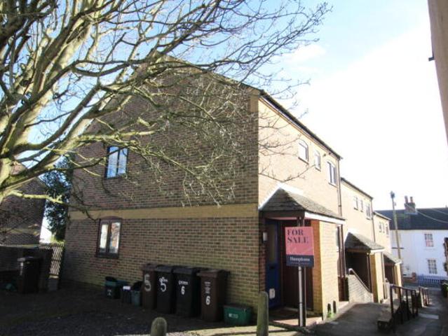 2 bedroom maisonette for sale in Pearces Walk, St. Albans, AL1